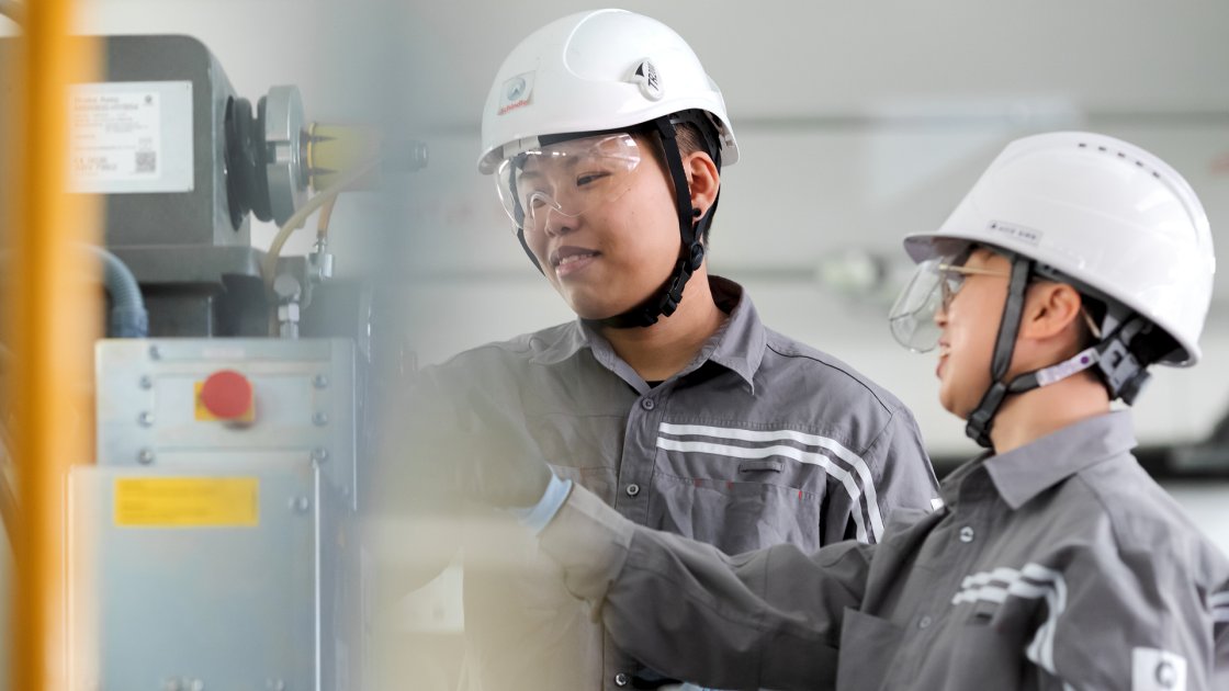 Analysts coverage and consensus | Schindler Group